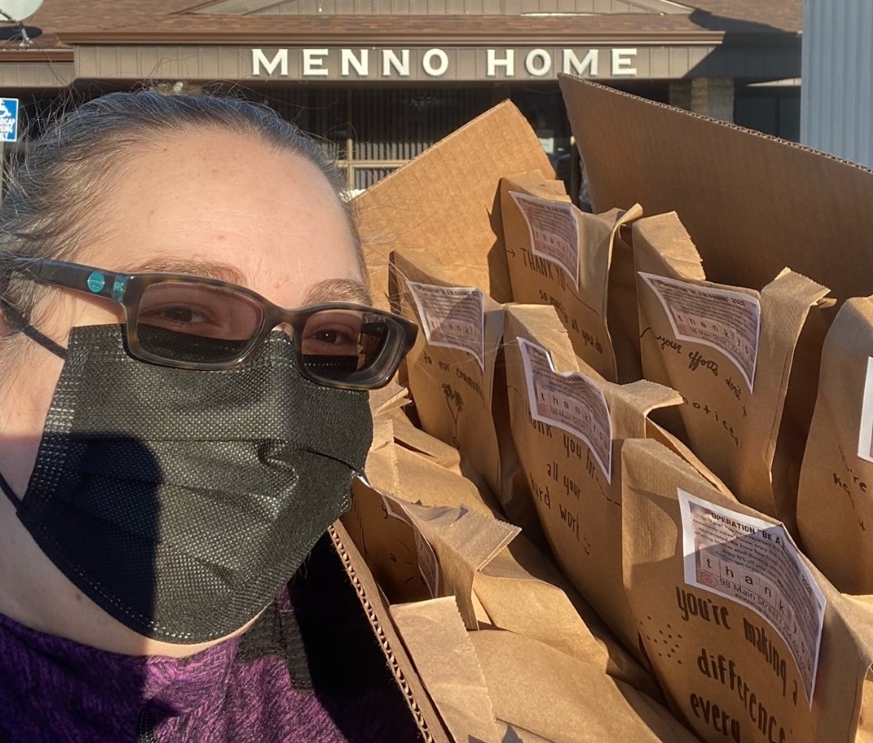 Community supports frontline workers with a warm meal and encouraging ...