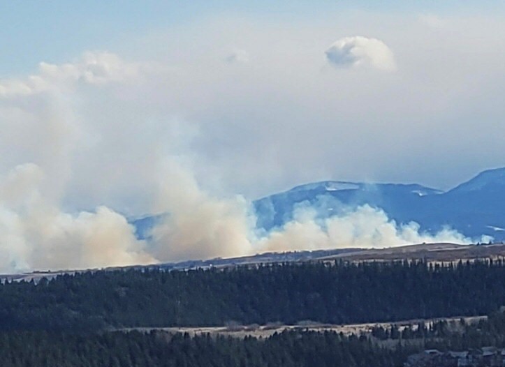 Emergency crews respond to grass fire south of Cochrane - CochraneNow ...