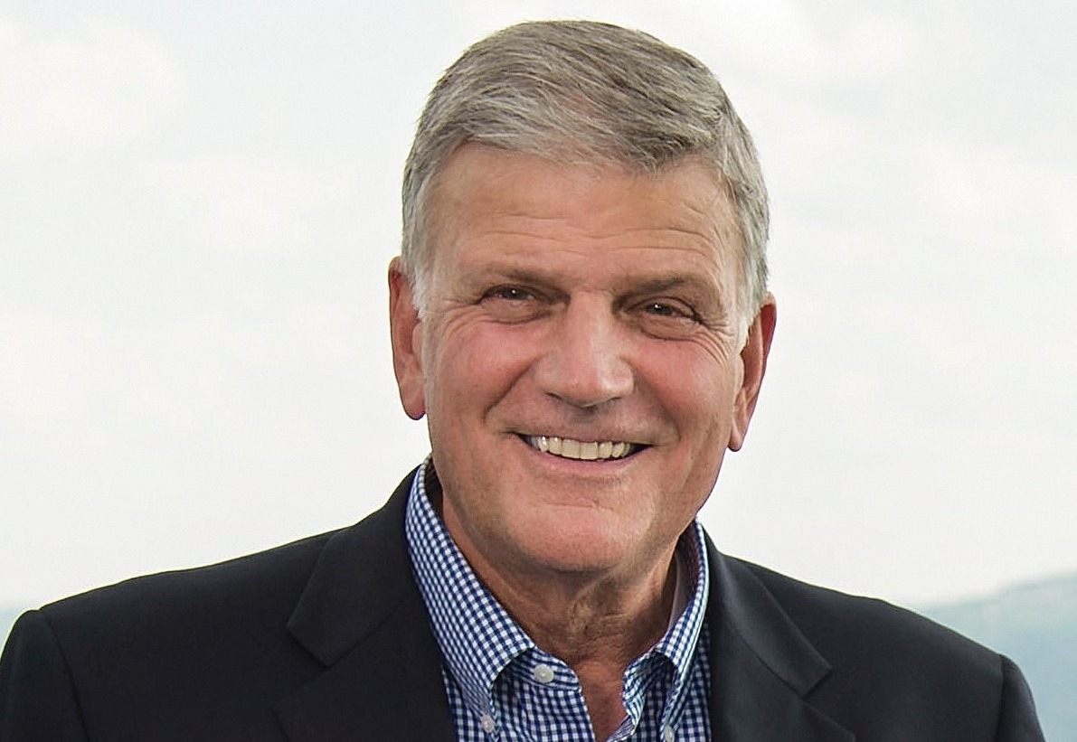 Franklin Graham asks for prayer, recovering from heart surgery ...