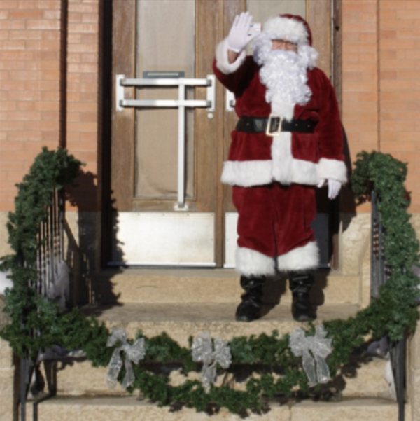 After Two Years, Santa's Hut Returns to Kindersley - WestCentralOnline ...