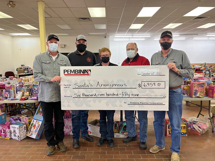 Lacombe FCSS spreads cheer to over 800 people over the holidays ...