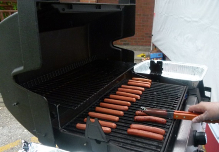 Seven tips to know to safely start your barbecue back up ...