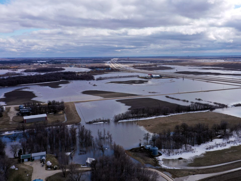 Hundreds of residents handed evacuation notices in Ritchot - CHVNRadio ...