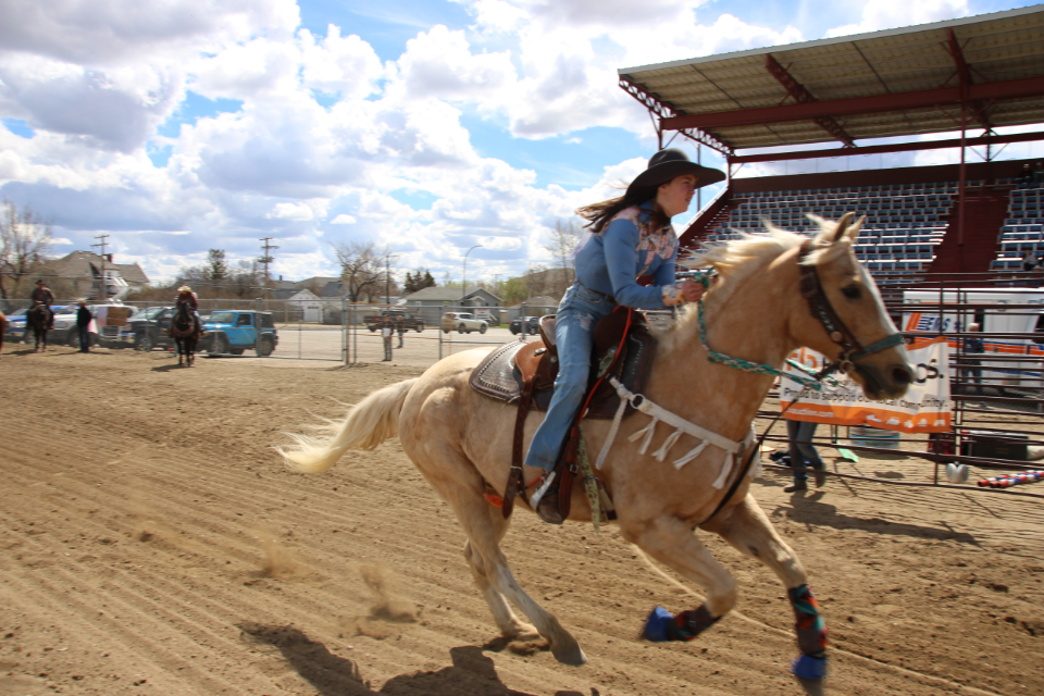 Scenes from Day 2 of the High School Rodeo - DiscoverWeyburn.com ...