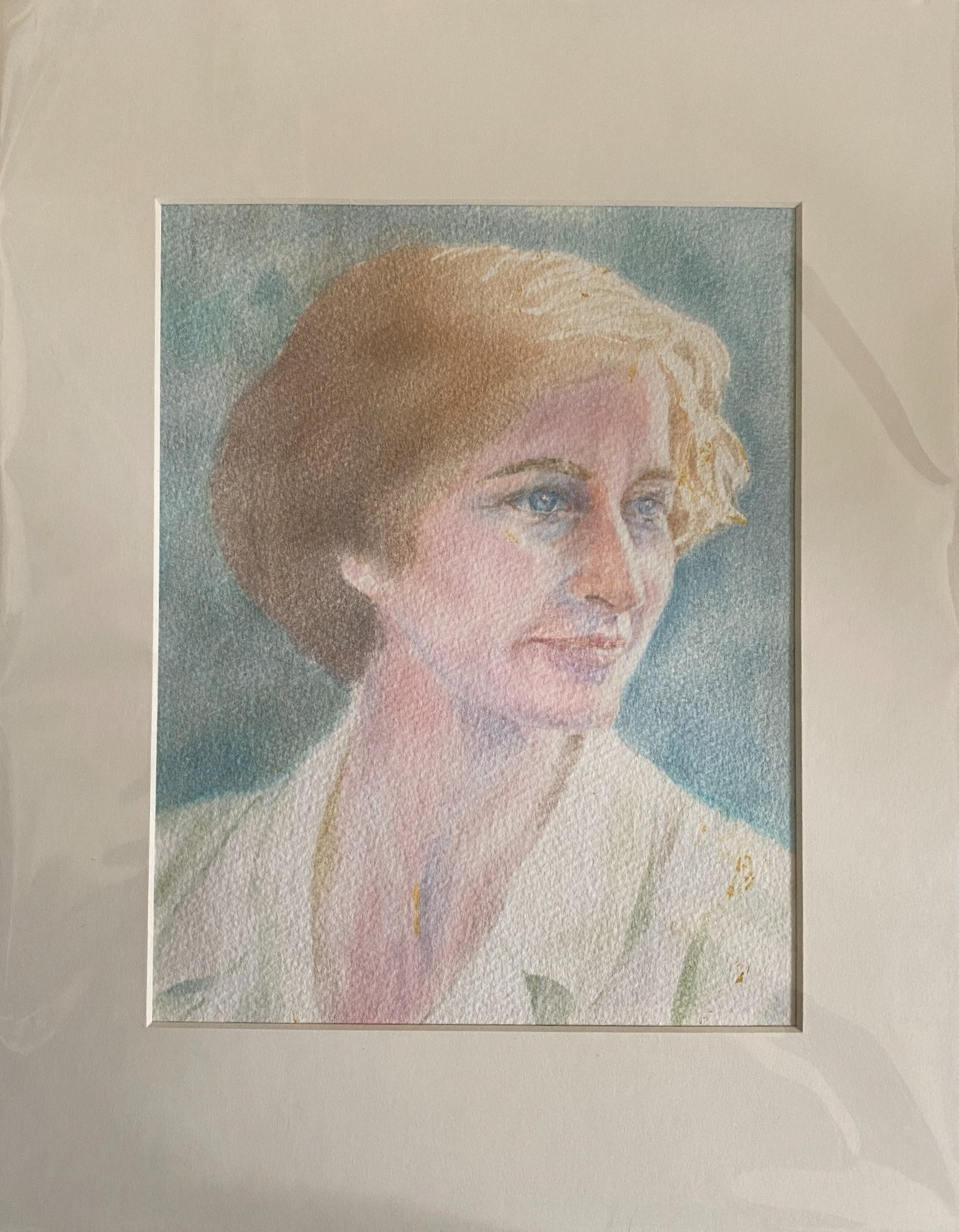 High Riveritte hoping to identify "mystery woman" in found portrait ...