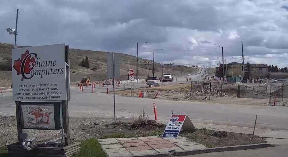Video captures big hill crash - CochraneNow: Cochrane, Alberta's latest ...