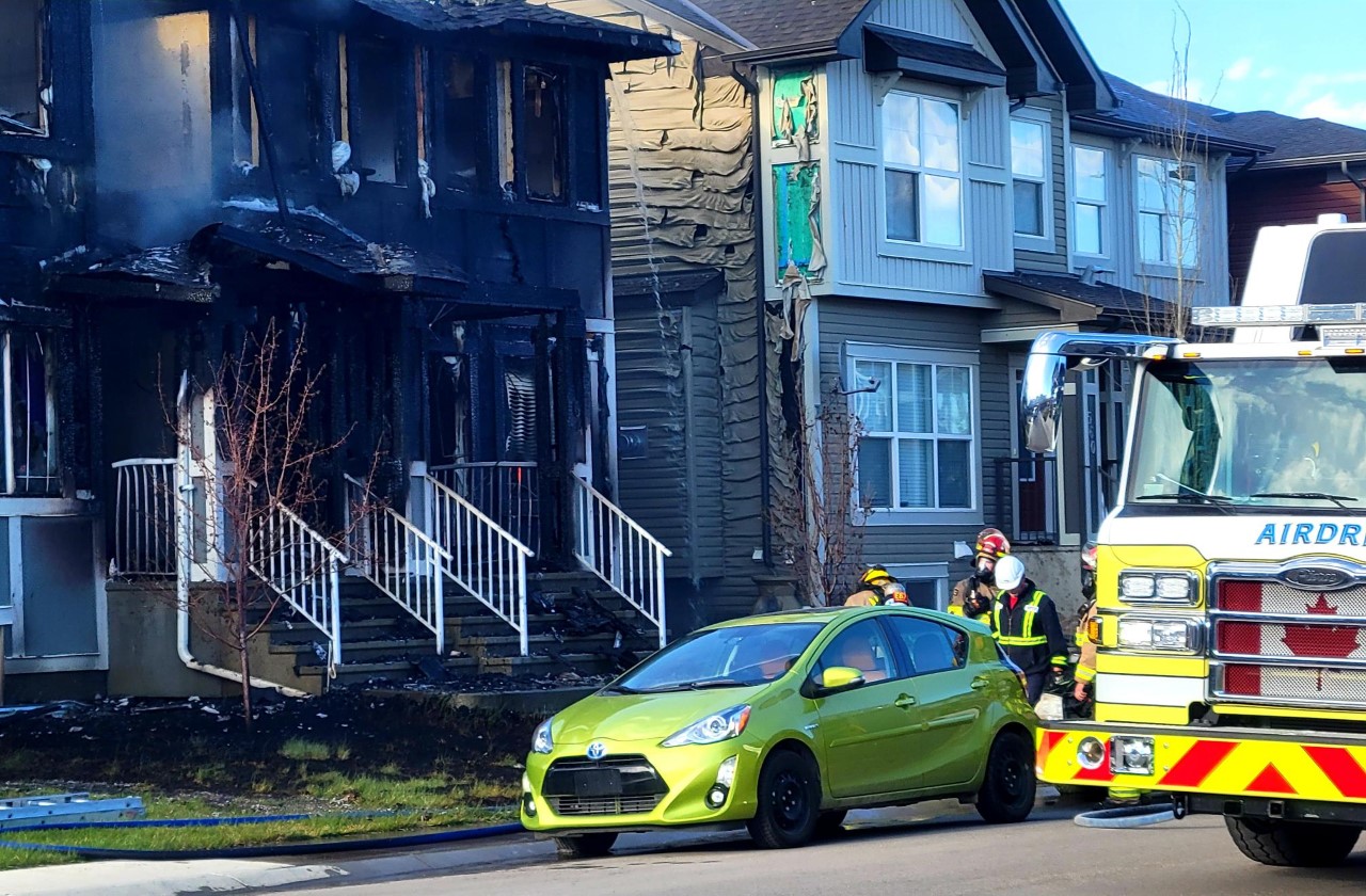 Fire crews remain on scene at Midtown duplex fire - DiscoverAirdrie.com ...