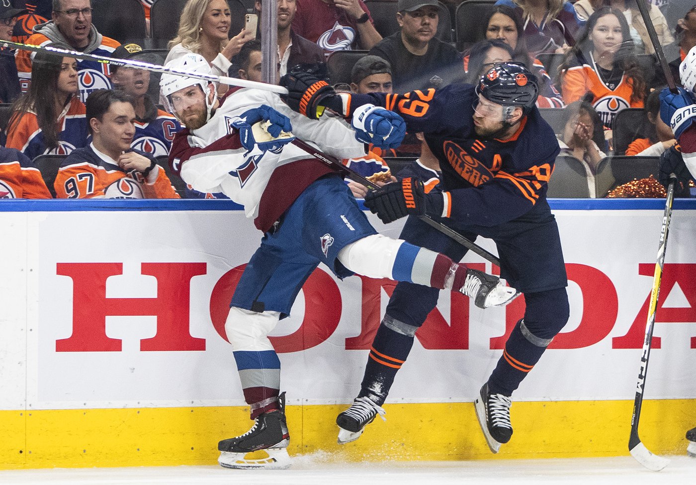 'Not protective': Early bodychecking doesn't prevent hockey injuries ...