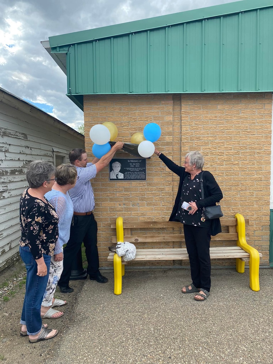 Plaque unveiling in Elrose an everlasting tribute to longtime resident ...