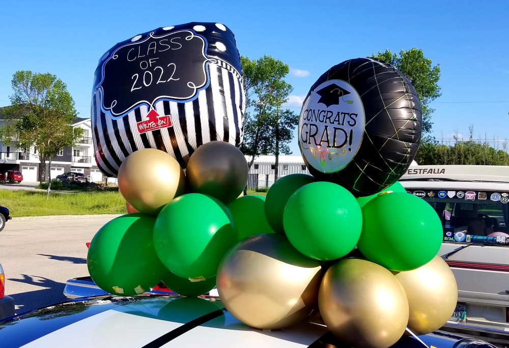 WATCH: Altona's Class of 2022 grad parade - PembinaValleyOnline.com ...