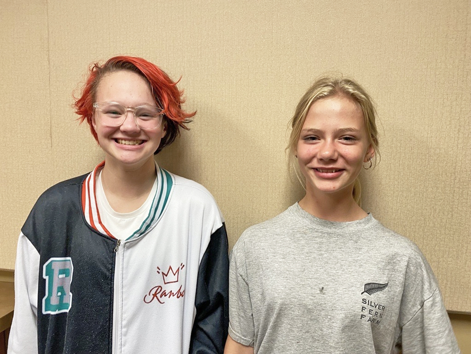 They're back! This time selling iced tea and sweets for a 9-year-old ...