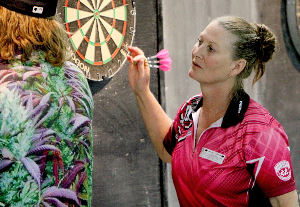 Alberta's close-knit darts community rolls into Cochrane - CochraneNow ...