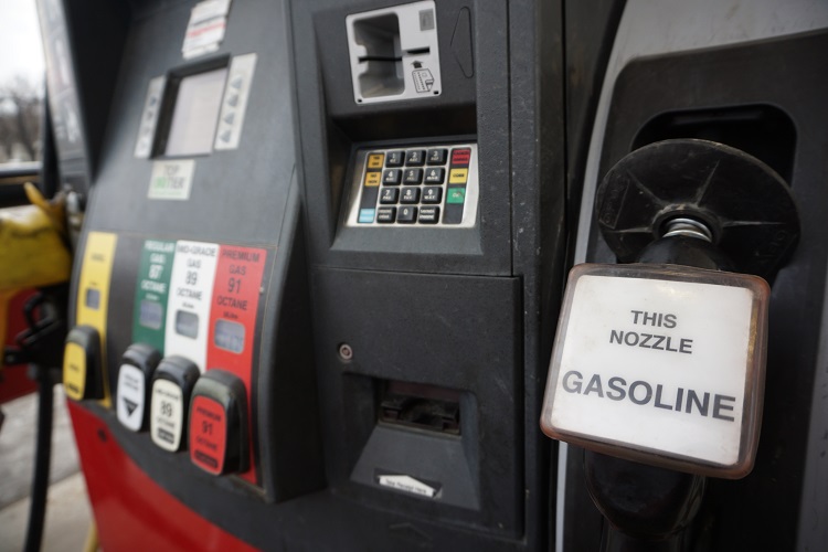 Gas Buddy analyzes local gas pricing - DiscoverHumboldt.com - Local ...