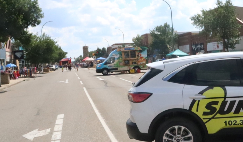 Large crowd for street fair in Estevan - DiscoverEstevan.com - Local ...
