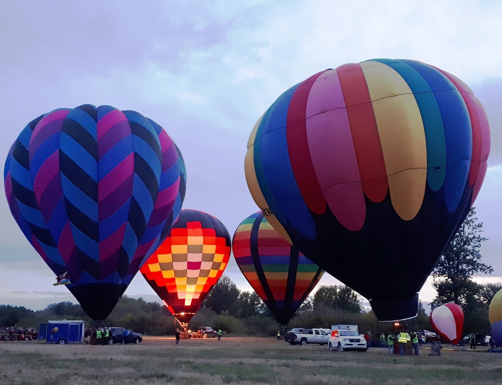 Hot Air Balloons dazzle thousands at Balloon Glow - HighRiverOnline.com ...