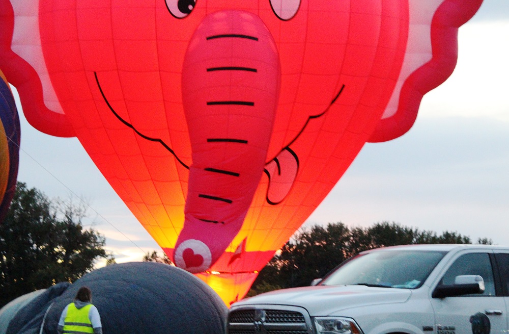 Hot Air Balloons dazzle thousands at Balloon Glow - HighRiverOnline.com ...