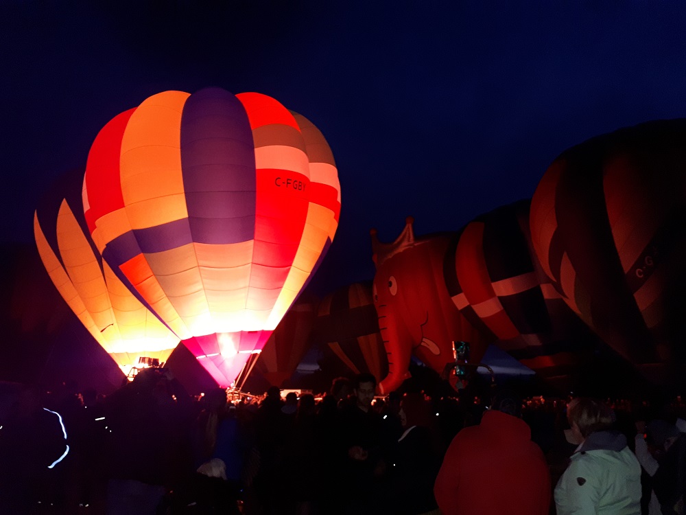 Hot Air Balloons dazzle thousands at Balloon Glow - HighRiverOnline.com ...