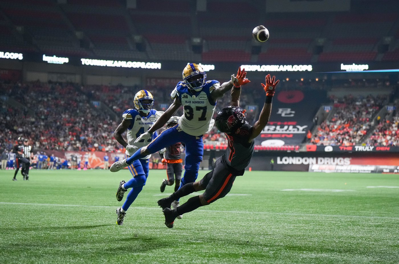 Dynamic defence powers B.C. Lions to 40-32 win over Winnipeg Blue ...