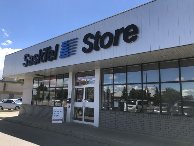 SaskTel commits $466 million, and Moose Jaw-area towns will receive ...