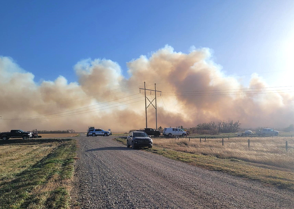 [UPDATE]: Emergency crews battled flames and wind; public assisted ...