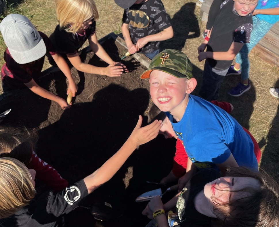 WATCH: Stone Soup a Thanksgiving tradition at Glenbow School ...