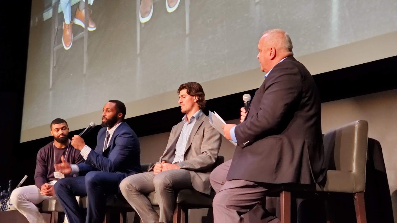 Jets & Bombers team up in front of sold out crowd, share the good news ...