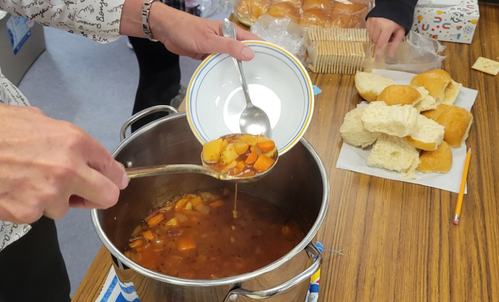 WATCH: Stone Soup a Thanksgiving tradition at Glenbow School ...