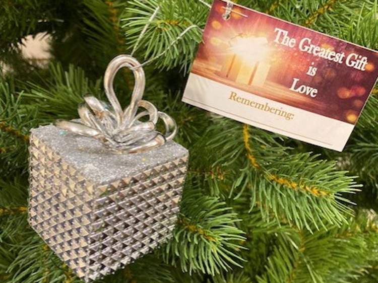 Special ceremony helps those dealing with loss this Christmas season ...