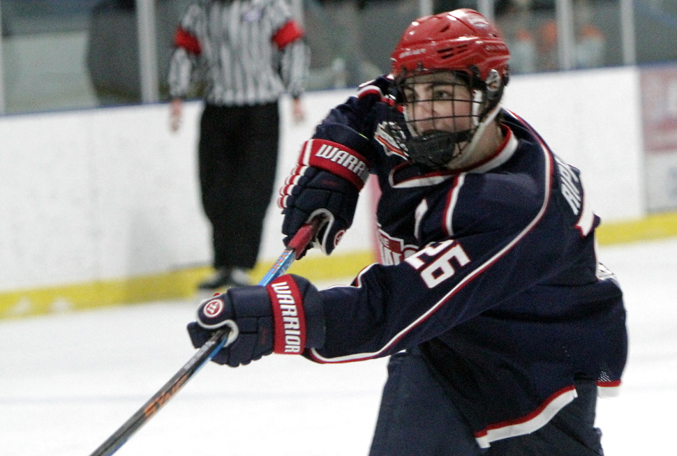 Ripplinger scores winner with 34 seconds remaining - CochraneNow ...