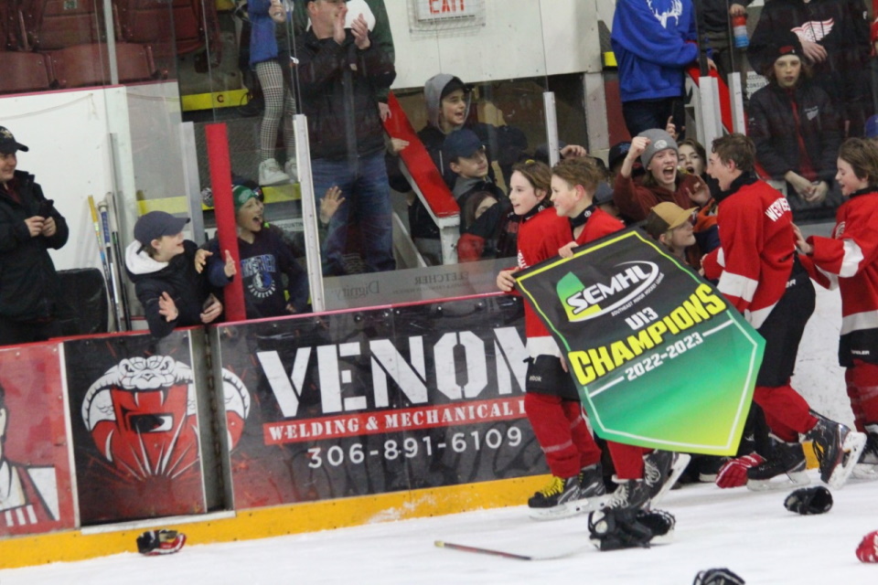 League championship win for the U-13 Kinsmen Red Wings ...