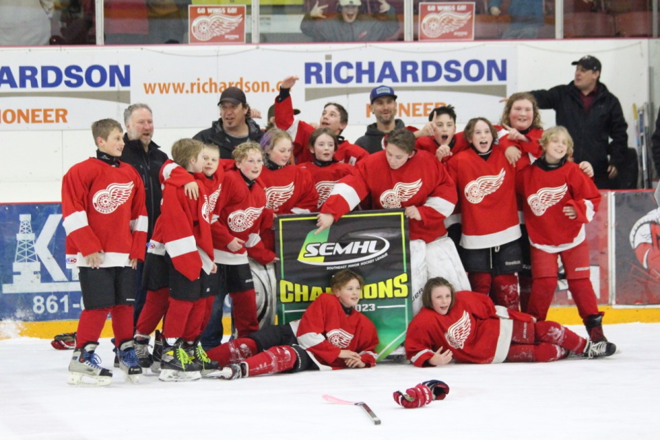League championship win for the U-13 Kinsmen Red Wings ...