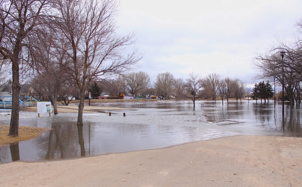 Flood overtakes additional roads - SwiftCurrentOnline.com - Local news ...