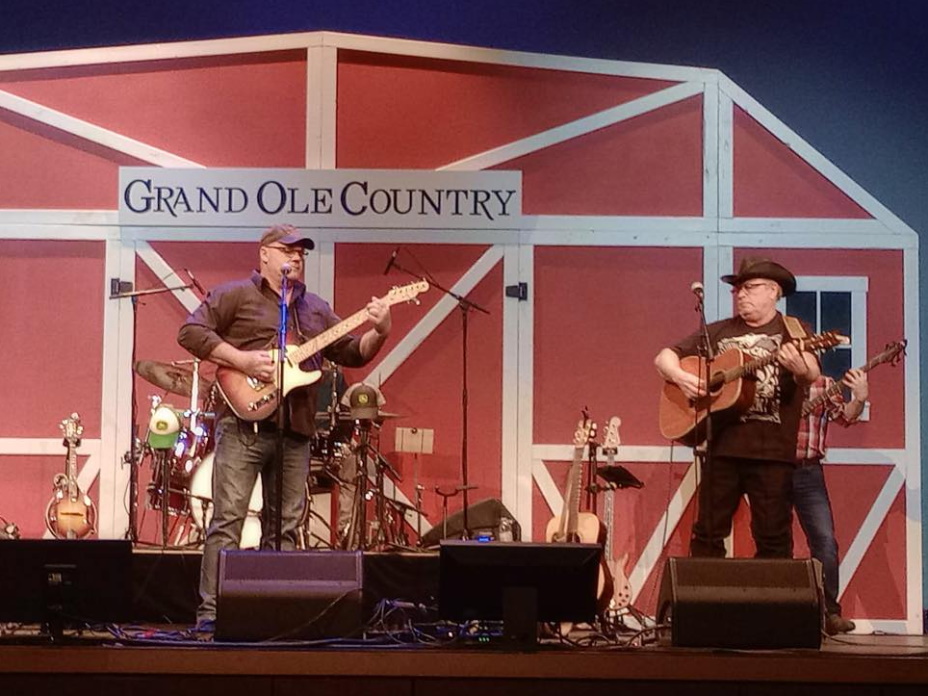 The classics hit the stage in 10th Classic Country concert ...