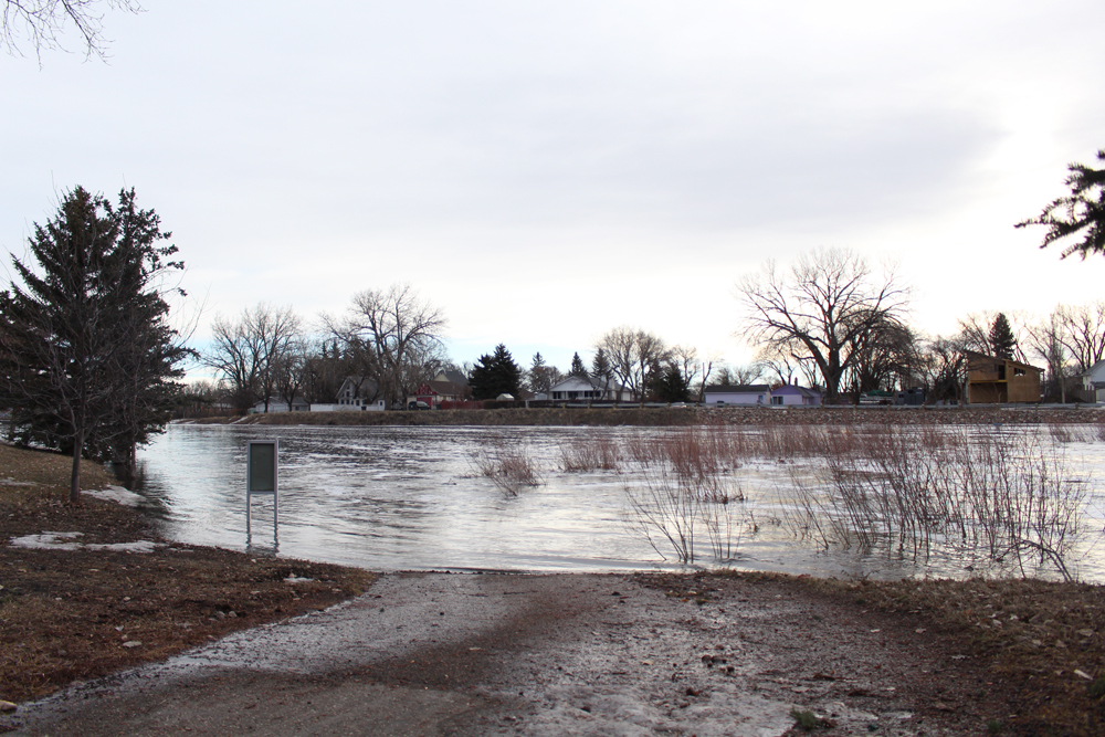 Balmy temperatures accelerate melting - SwiftCurrentOnline.com - Local ...