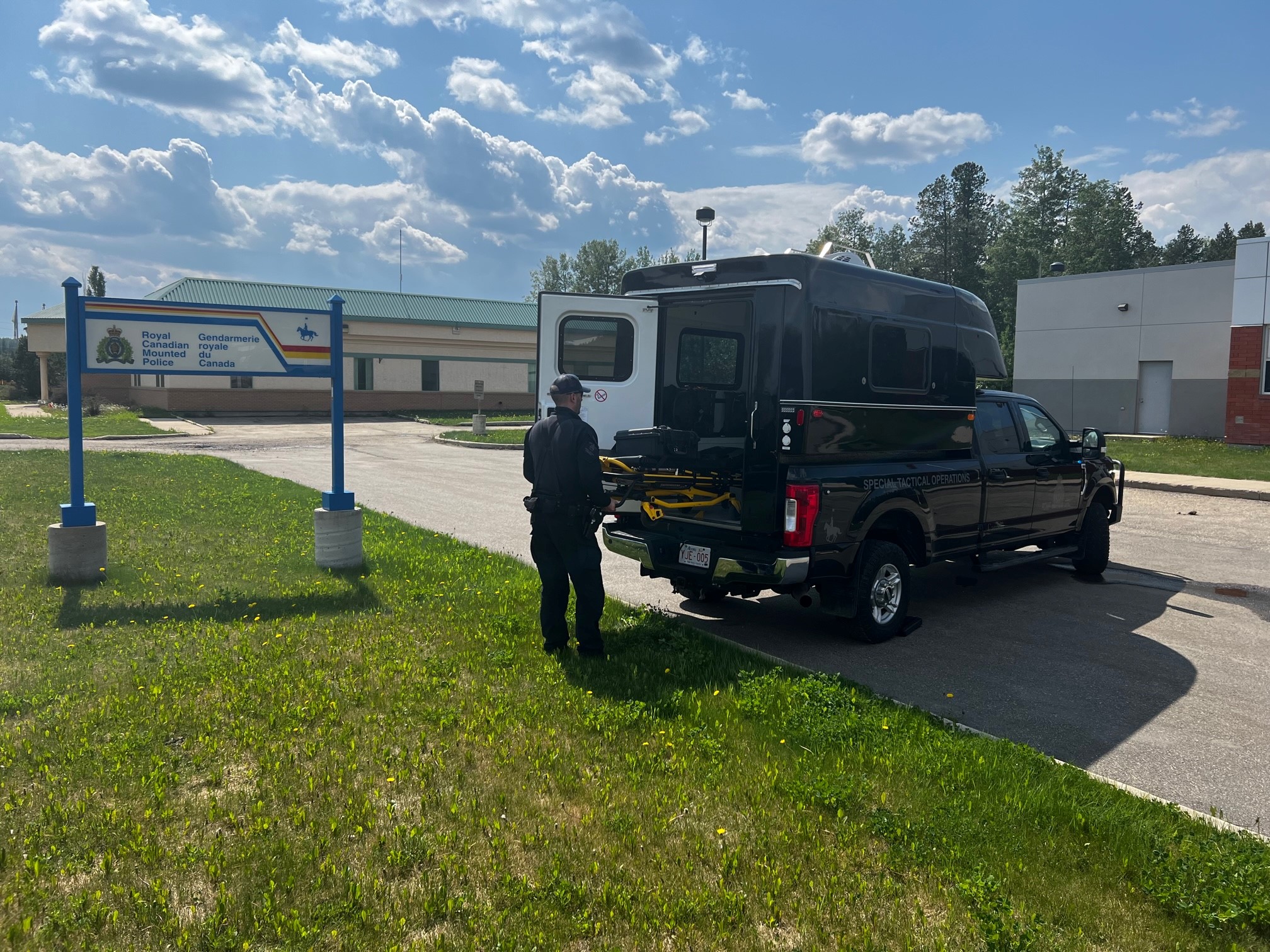 Fox Creek RCMP support units provide medical assistance during town re ...