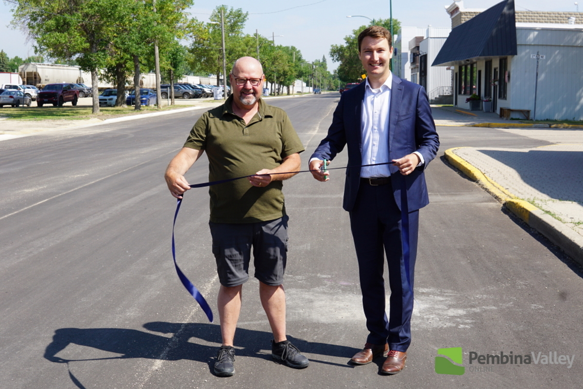 Ribbon cutting marks completion of Altona's Main Street resurfacing ...