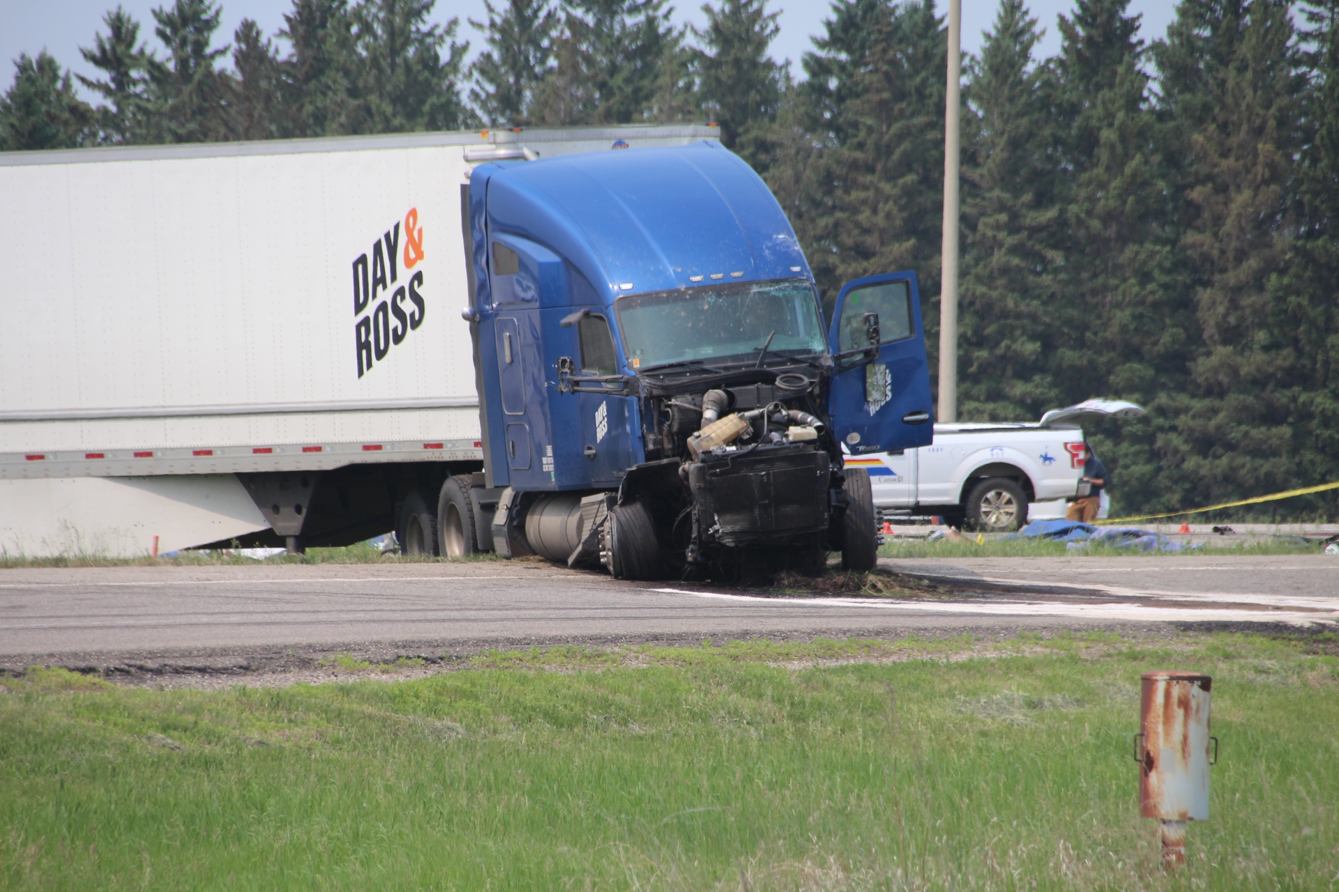 UPDATE: Crash near Carberry with semi-truck and Handi-Transit van ...