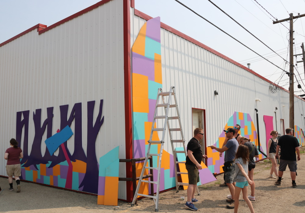 Police & students join forces to install graffiti-resistant mural ...