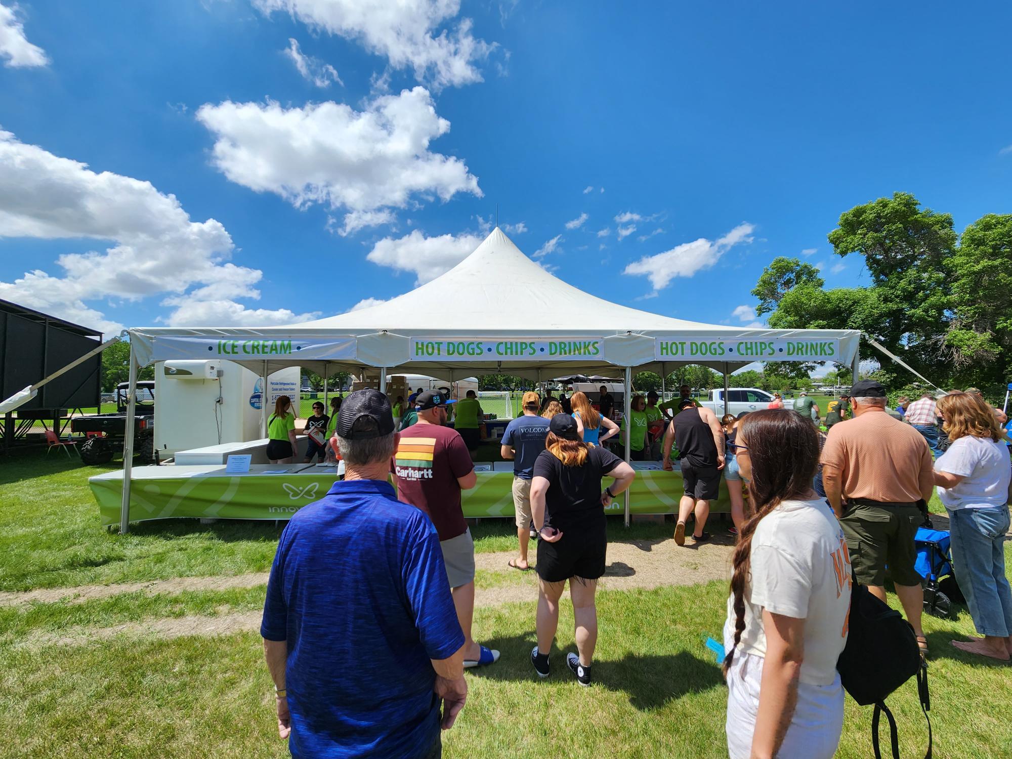 Swarms attend Picnic in the Park - SwiftCurrentOnline.com - Local news ...