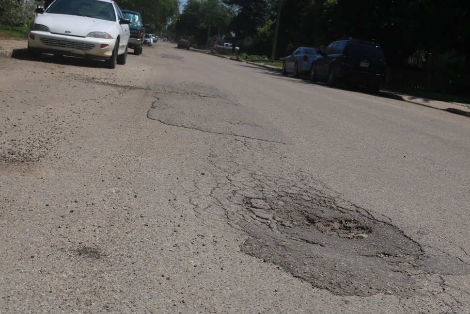 City looking into contracting out pothole filling - DiscoverMooseJaw ...