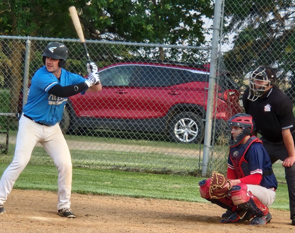 Carberry Royals chasing pennant, challenging first place team tonight ...