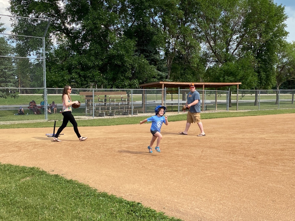 Altona Angels host Softball Night to celebrate a strong season ...