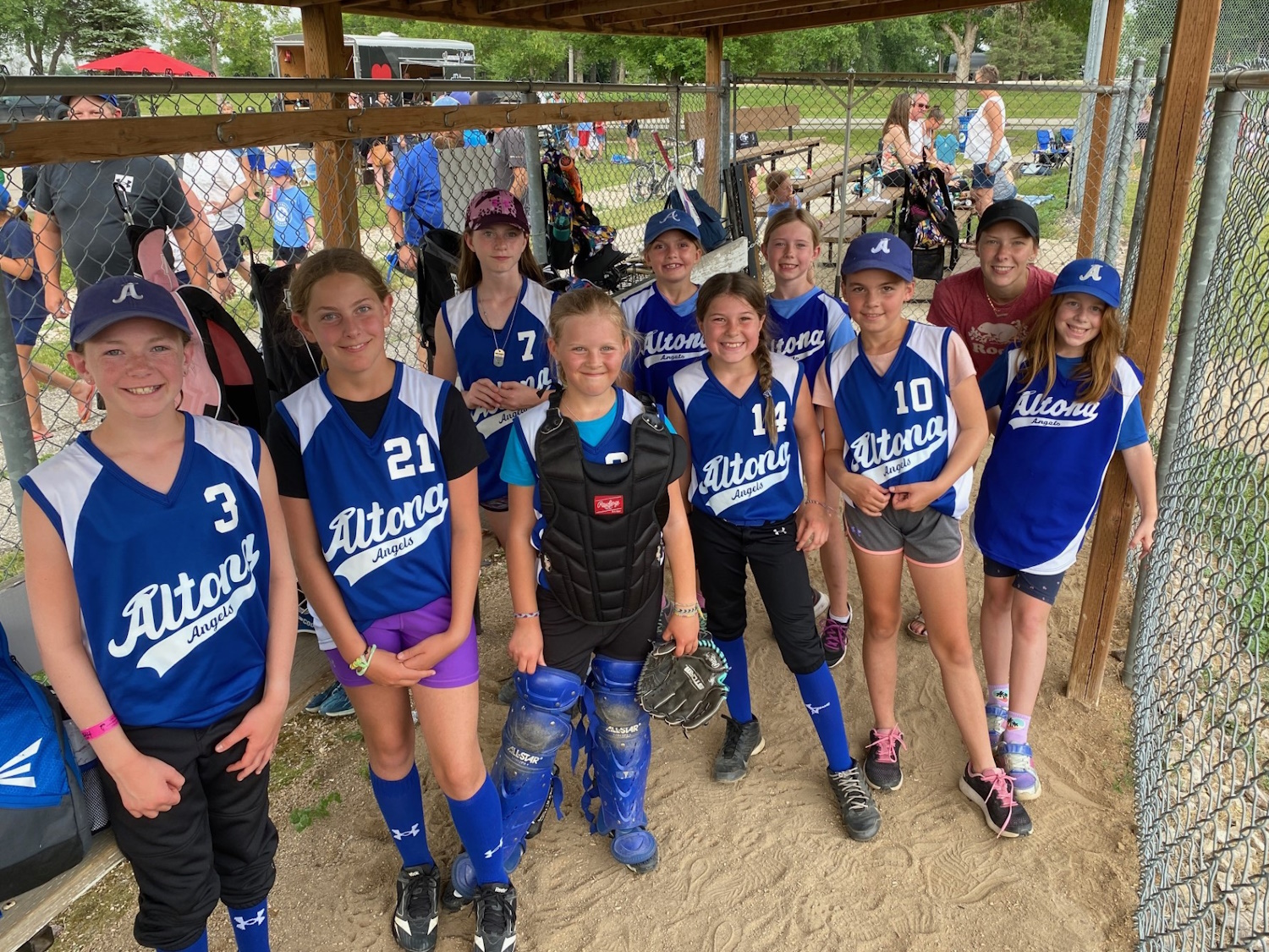 Altona Angels host Softball Night to celebrate a strong season ...