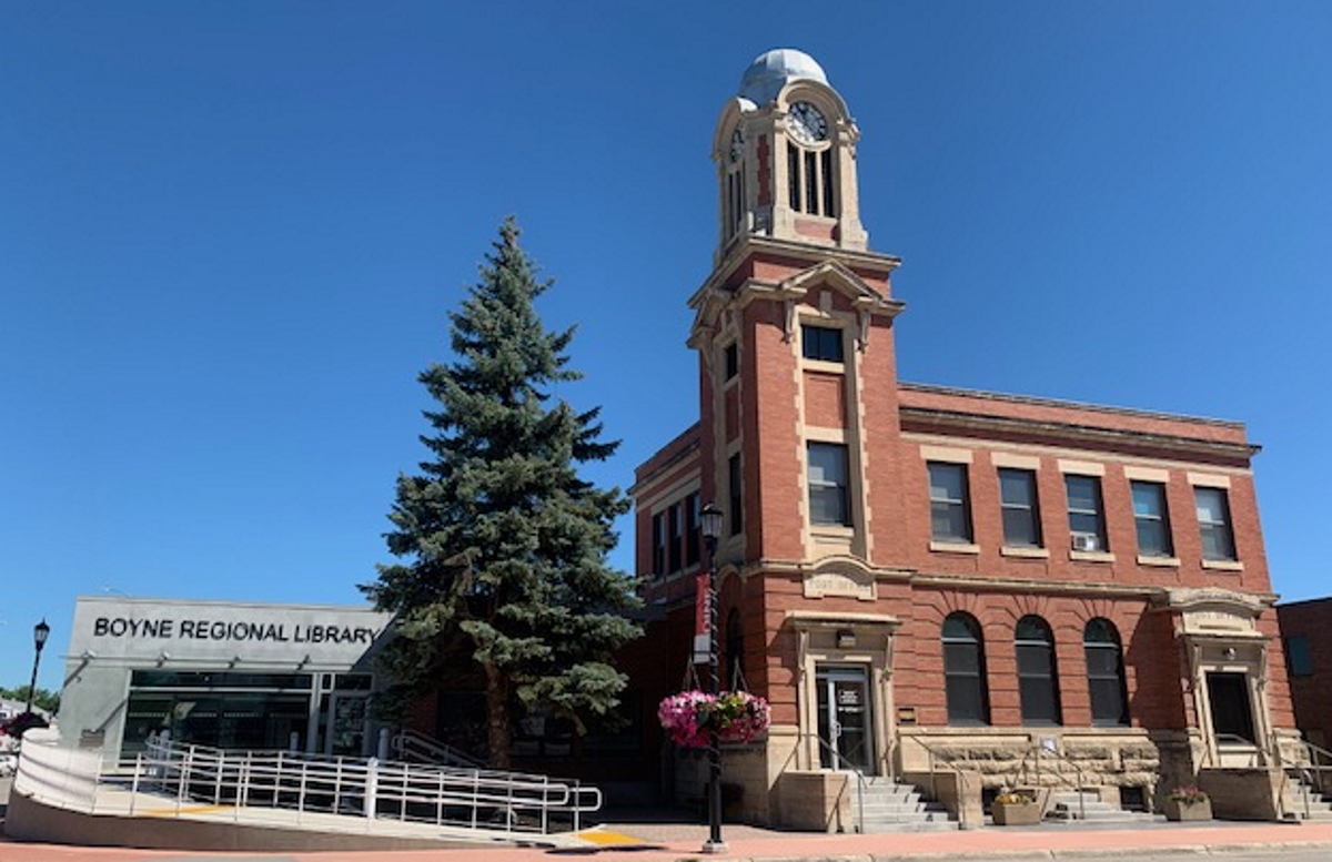 Carman's Boyne Regional Library gets over $11,000 from Manitoba ...