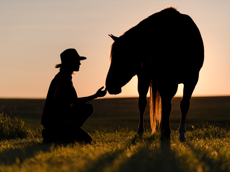 Local artist brings rodeo photography to celebrate Strathmore Stampede ...