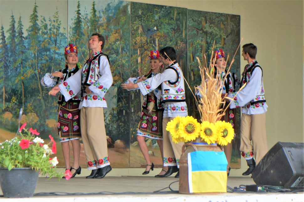 Perogies, dancing and violins: Gardenton Ukrainian Multicultural ...