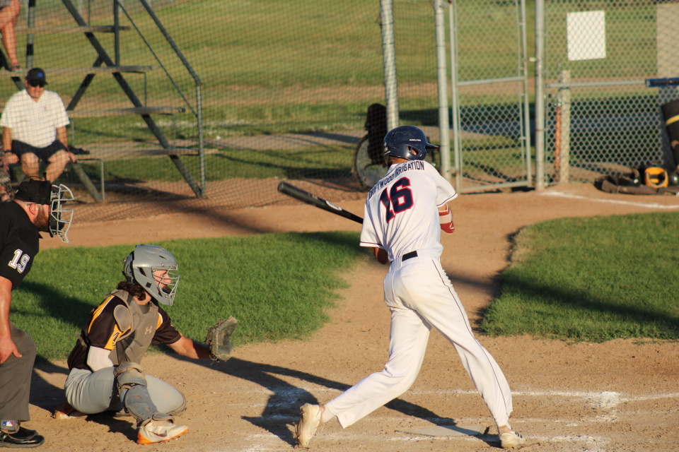 Beavers' early lead propels them to victory over Red Sox ...
