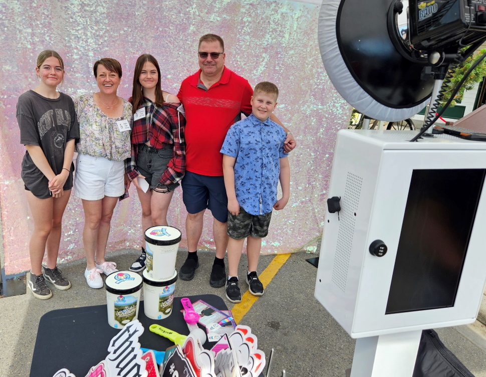 GALLERY: A marvellous 75th anniversary celebration - CochraneNow ...