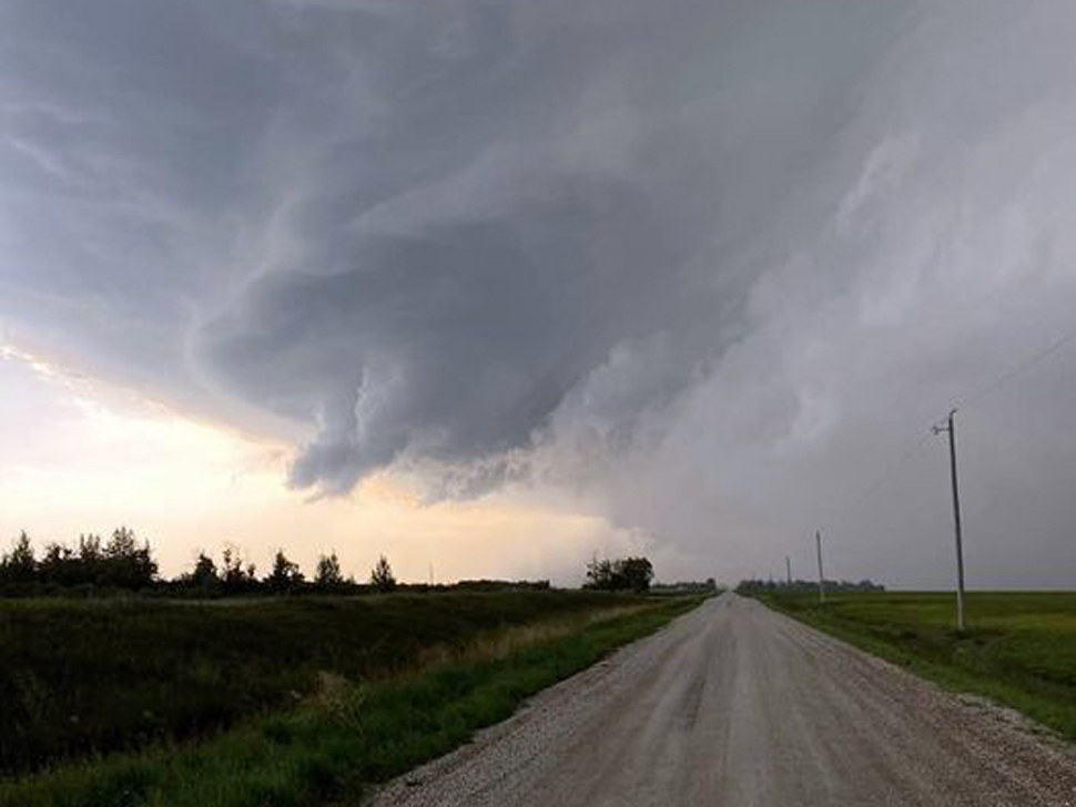 133 kph winds, rain and hail tear through southeast Thursday night ...