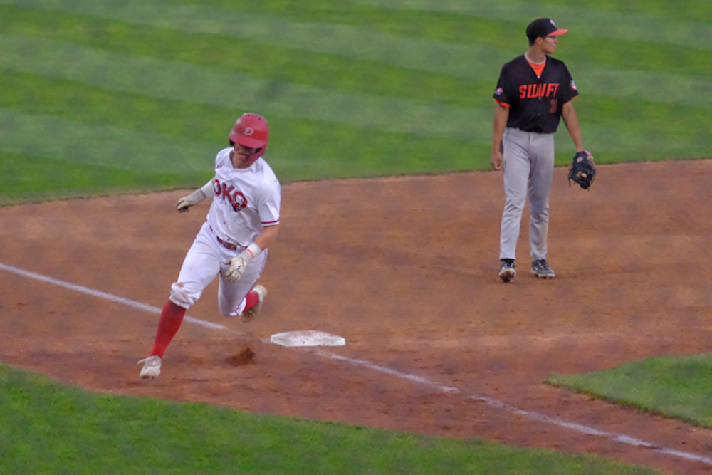 Dawgs cruise to win #38 on the season - OkotoksOnline.com - Local news ...